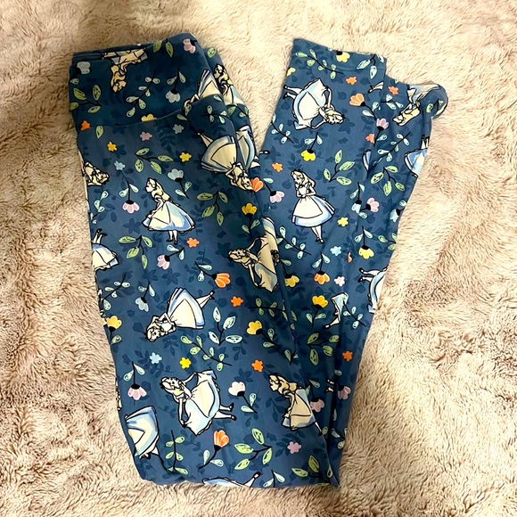 LuLaRoe | Other | Os Disney Alice In Wonderland Lularoe Leggings | Poshmark